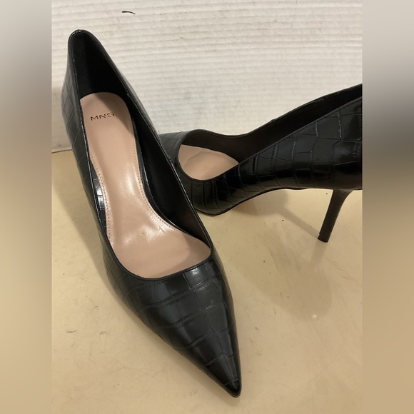 Mango | Shoes | Mng By Mango Women Black Leather Textured Pump Heel ...